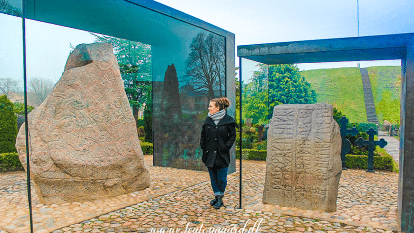 Seværdighed og guide til Jellingstenene - Rejsebloggen TeaTougaard.dk