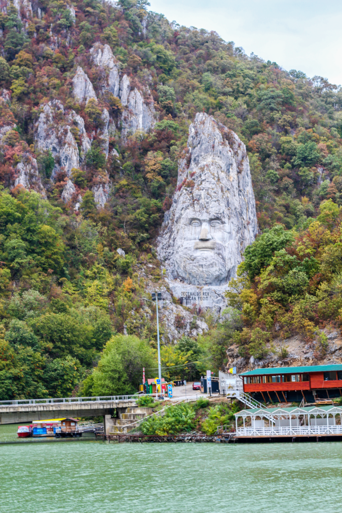 Sejlturen igennem Jernporten på Donau Flodkrydstogt - Rejsebloggen ...